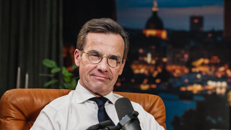 Ulf Kristersson startar podden ”Ring statsministern” | Moderaterna